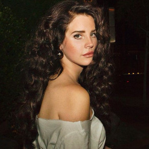 Lana Del Rey spells - playlist by Nanda Diyanusi | Spotify