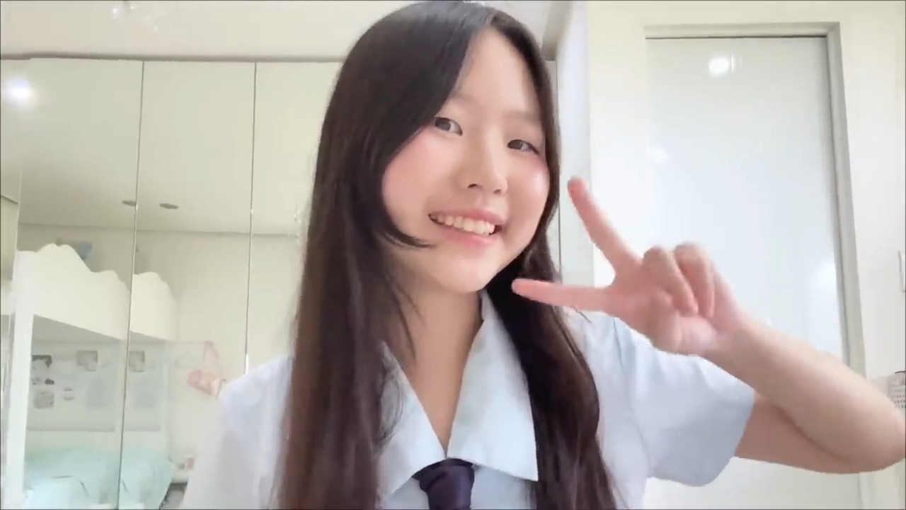 after school routine! - Mira Daisy (ft simply misha) 🌸 - 𝙩𝙖𝙮𝙮’𝙨 𝙩𝙧𝙖𝙘𝙠 ...